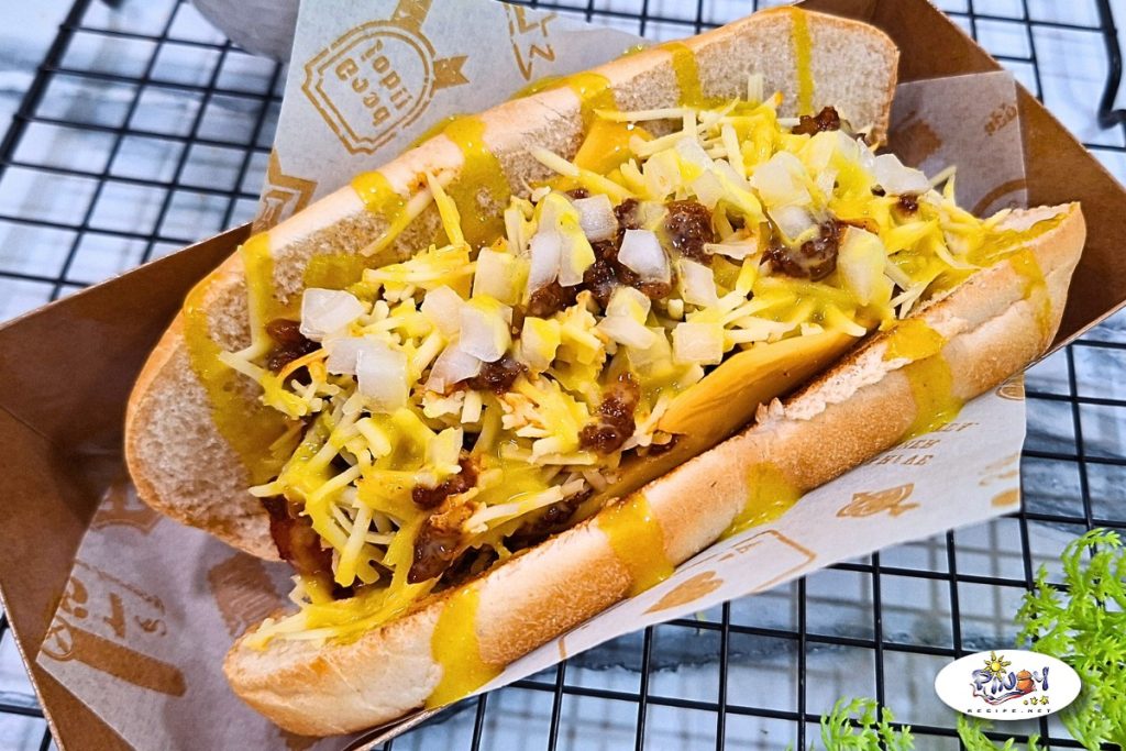 Easy Chili Cheese Dog Recipe - Pinoy Recipe at iba pa